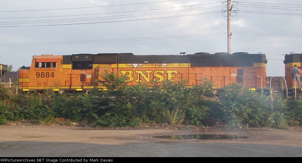 BNSF 9884